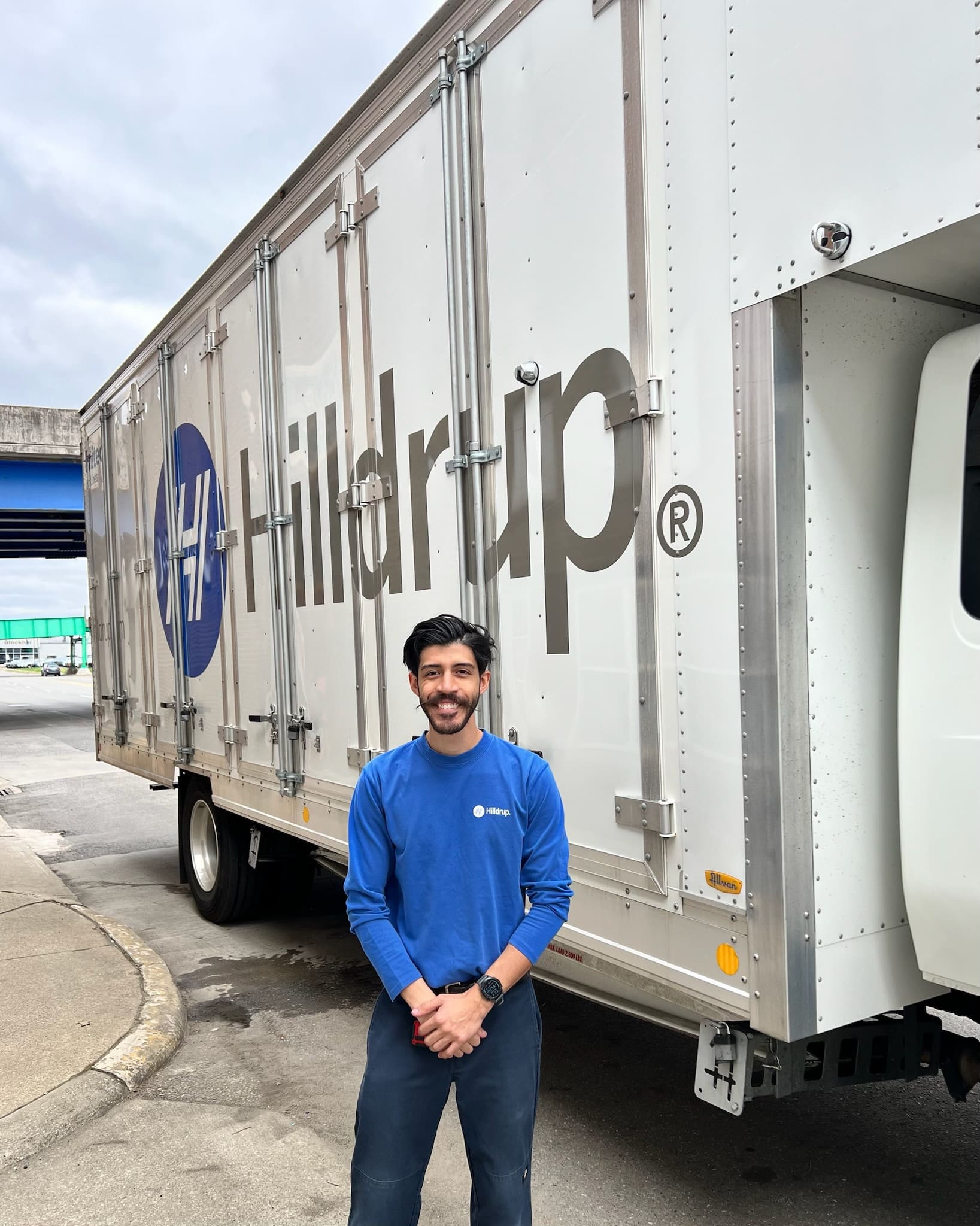 Mario Erazo Reyes Named United’s Runner-Up Van Operator of the Month | Hilldrup